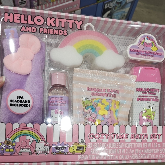 Sanrio | Bath, Skin & Hair | Hello Kitty Bath Set 6 Piece New In Box ...